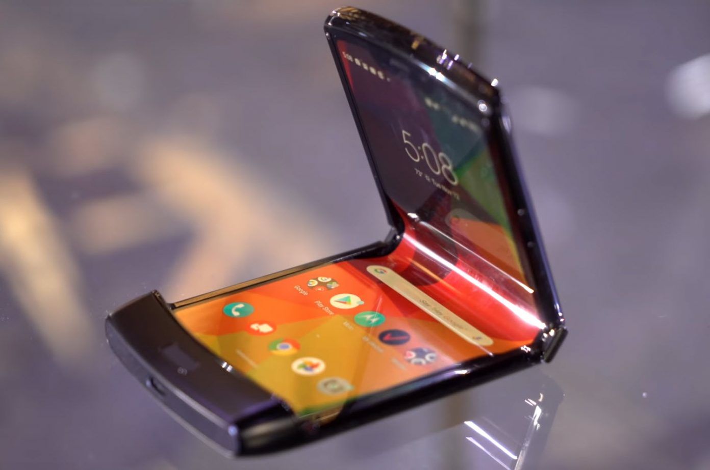 Motorola Razr flip-phone resurrected with a foldable screen – Techjaja
