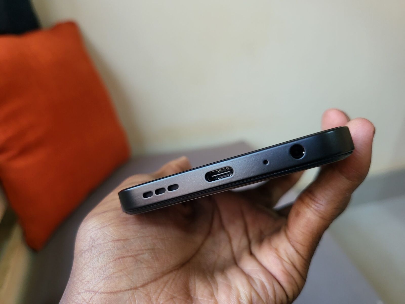 Unpacking the Mione U1 smartphone: The one for you – Techjaja